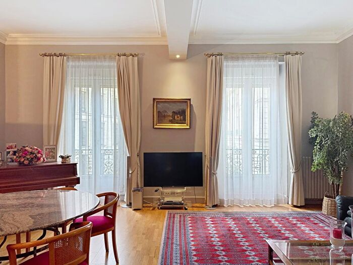 Appartement à vendre - Avignon, Palais des Papes, Zone Piétonne - 4 pièces - 3 chambres