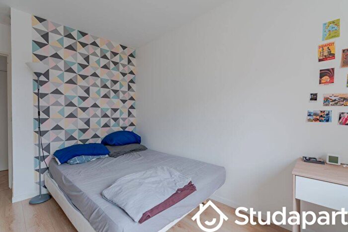 Appartement à louer - Tour Eiffel-Marie-Paul Bert, Aulnay-sous-Bois - 1 pièce - 1 chambre