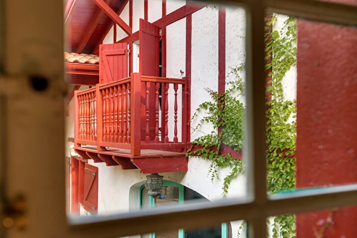 Maison 11 pièces à Villefranque, à vendre