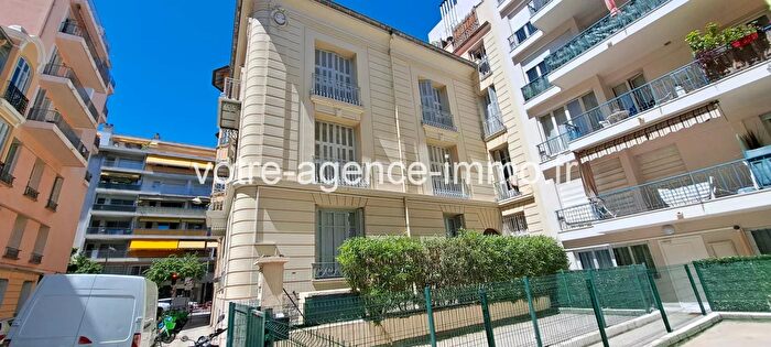 Appartement à louer - Nice, Gambetta - 4 pièces - 3 chambres