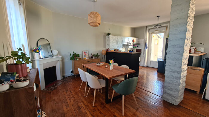 Brive-la-Gaillarde, Pont de La Bouvie, Gaubre, Estavel, Tujac : Maison 3 pièces à louer