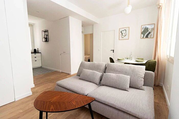 Appartement 3 pièces à Cinq Avenues, Marseille 4ème arrondissement, à louer