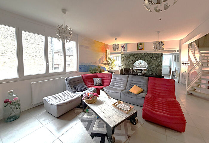 Appartement à vendre - Bon-Encontre - 5 pièces - 4 chambres