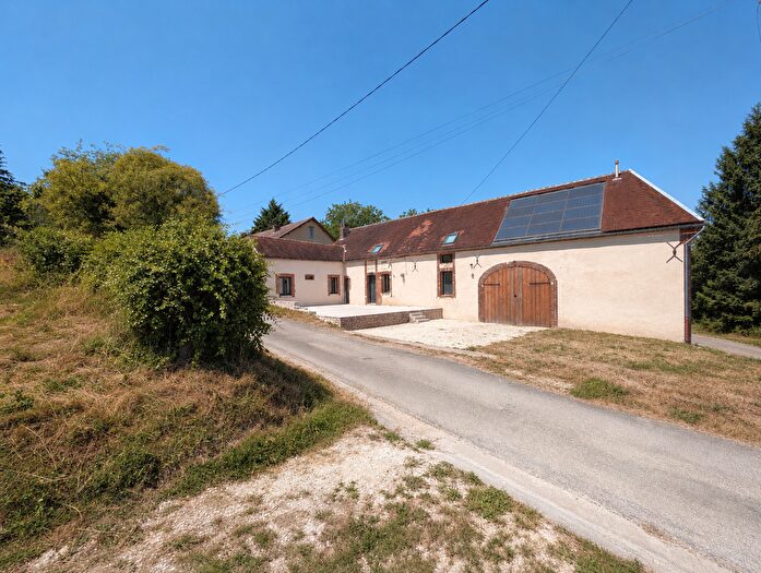 Maison 5 pièces à vendre à Saint-Aubin-Château-Neuf