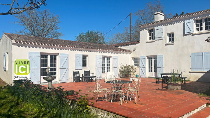 Maison à vendre - La Chapelle-Basse-Mer - 8 pièces - 4 chambres