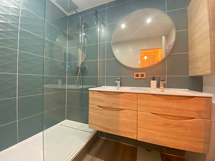 Appartement à louer - Quartiers Sud-Est, Italie - 3 pièces - 2 chambres