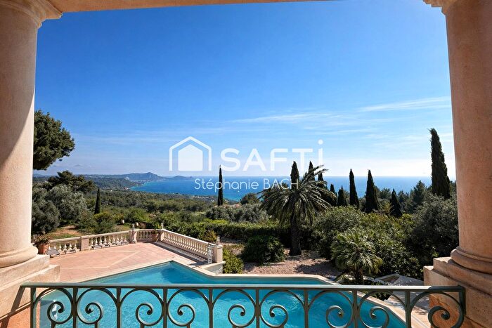 Maison à vendre - Ceyreste - 8 pièces - 7 chambres