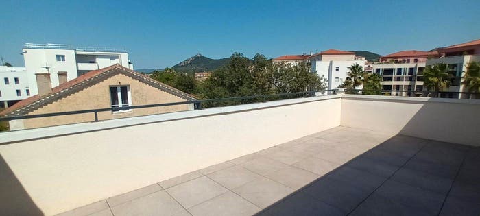 Zone du Roubaud, Hyères - Appartement 3 pièces à louer