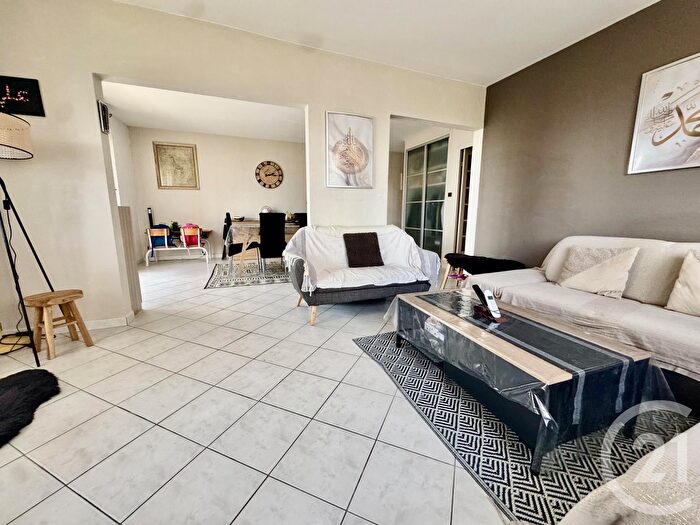 Appartement à vendre - Rillieux-la-Pape, Ville nouvelle Est - 5 pièces - 3 chambres