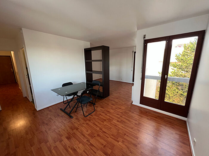 Appartement à louer - Noisy-le-Grand, Nord - 2 pièces - 1 chambre