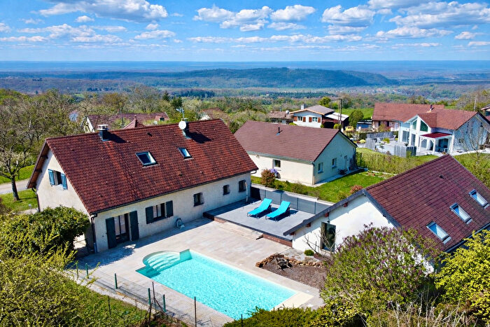 Maison 13 pièces à Abbans-Dessus, à vendre