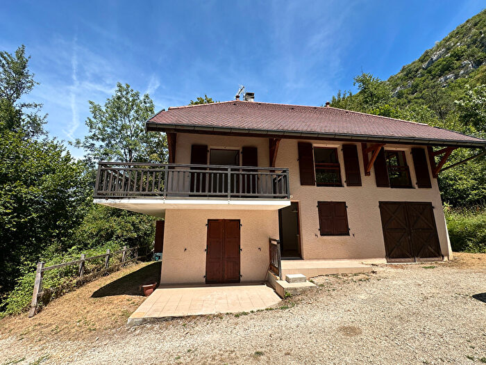 Maison 5 pièces à louer à Duingt