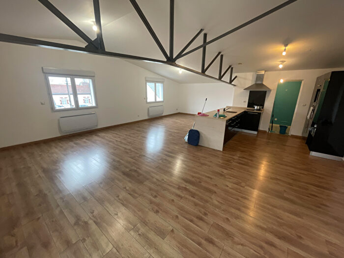 Appartement à louer - Fleury-les-Aubrais, Lignerolles, Jabotte, Hartière, Bicharderies, Herveline - 5 pièces - 4 chambres