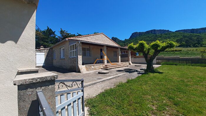Maison 4 pièces à louer à Eyzahut