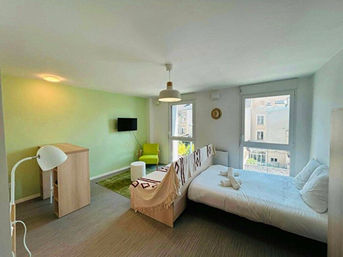 Appartement à louer - Barbâtre-Saint Remy-Verrerie, Reims - 1 pièce