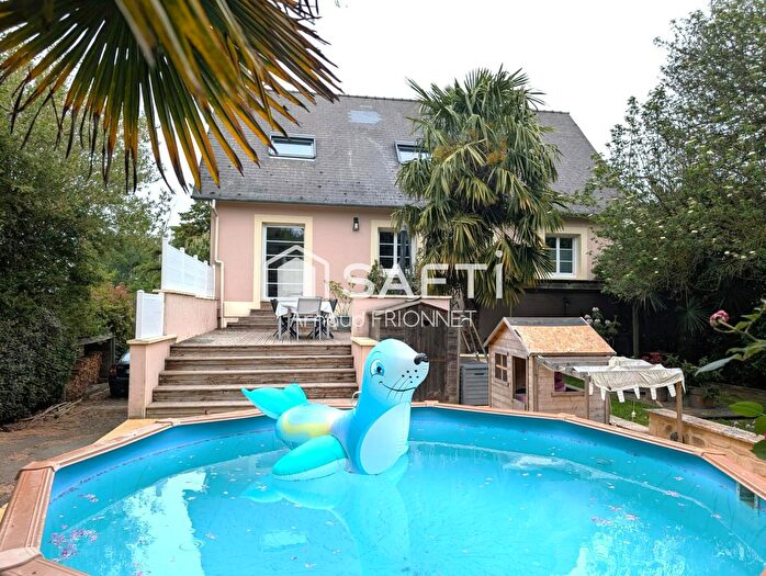 Noyant-la-Plaine - Maison 7 pièces à vendre