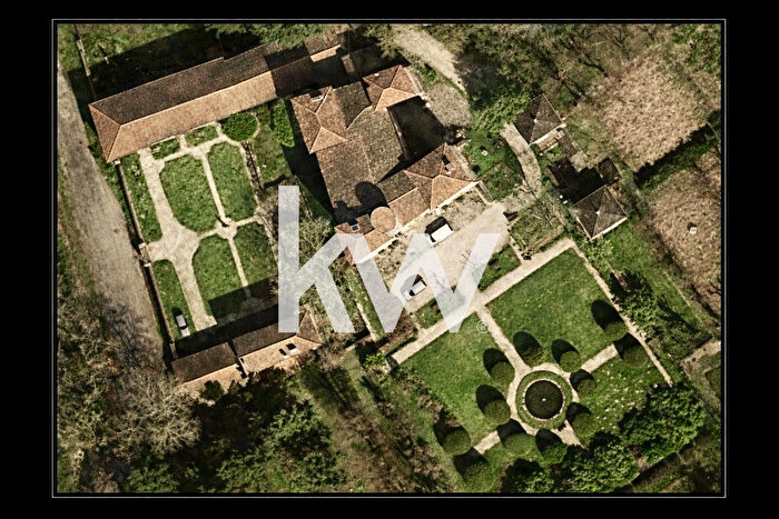 Maison à vendre - Saint-Héand - 16 pièces - 6 chambres