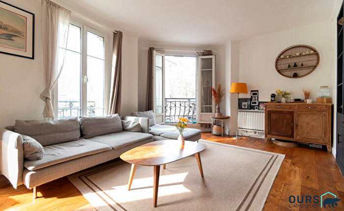 Appartement à vendre - Saint-Denis, Centre-ville, Basilique - 3 pièces - 2 chambres