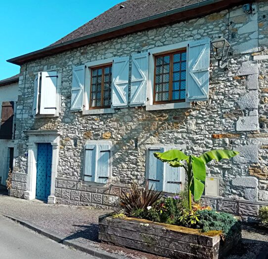 Maison à vendre - Lasseube - 3 pièces - 2 chambres