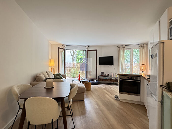 Appartement 2 pièces à Courbevoie, Hôtel de ville, à vendre