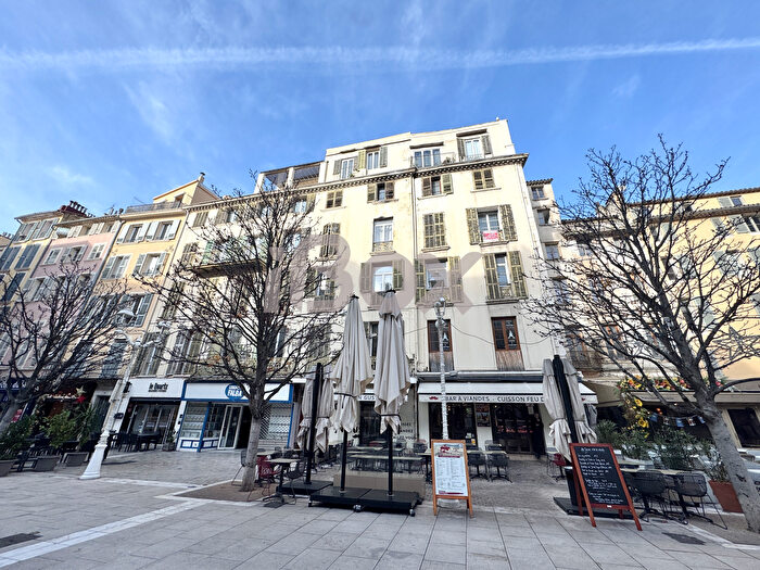 Appartement à vendre - Toulon, Centre-ville - 5 pièces - 3 chambres