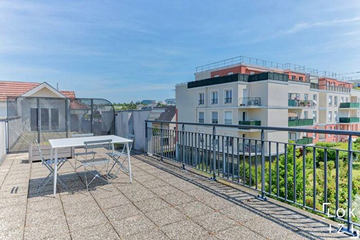 Appartement à louer - La Garenne, Bry sur Marne - 3 pièces - 2 chambres