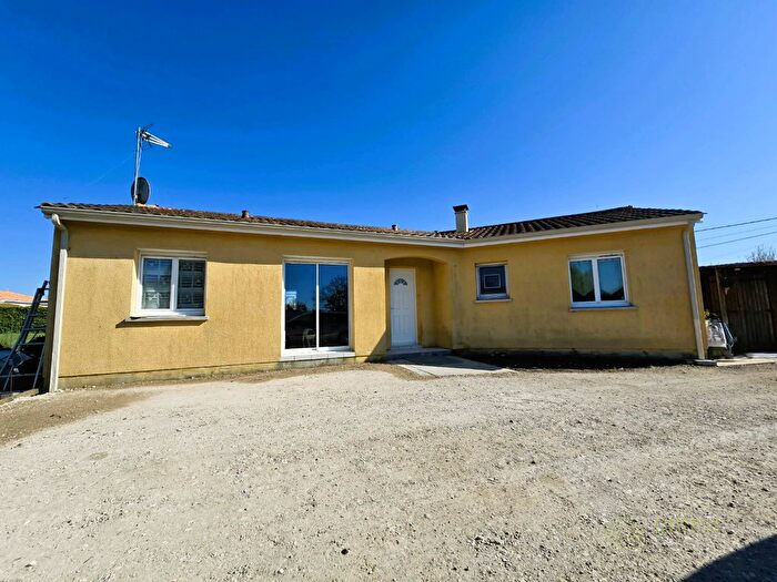 Maison à vendre - Saint-Genès-de-Blaye - 5 pièces - 3 chambres