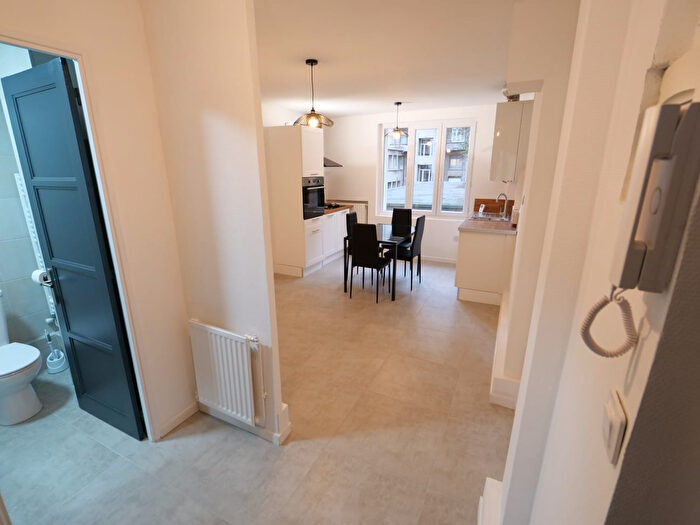 Appartement à vendre - Saint-Étienne, Tardy, Colline des Pères, Bizillon - 2 pièces - 1 chambre