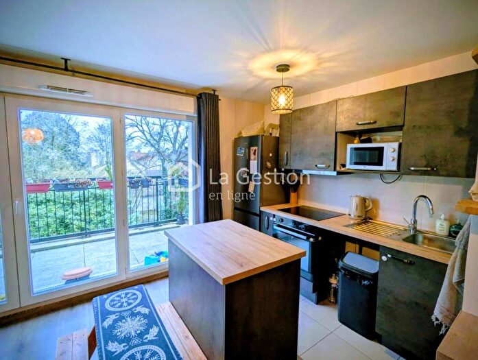 Appartement à louer - Nord Ouest, Gretz-Armainvilliers - 3 pièces - 2 chambres