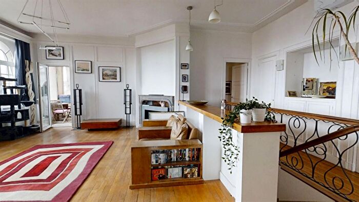 Maison à vendre - Chamalières, Hauteurs de Chamalières, Les Savarounes - 10 pièces - 7 chambres