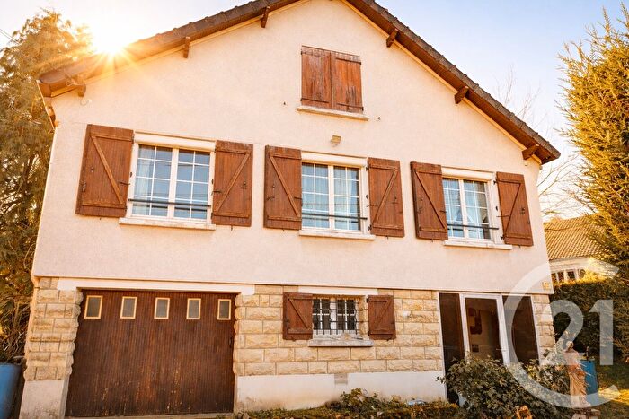 Maison à vendre - Saint-Arnoult-en-Yvelines - 6 pièces - 4 chambres