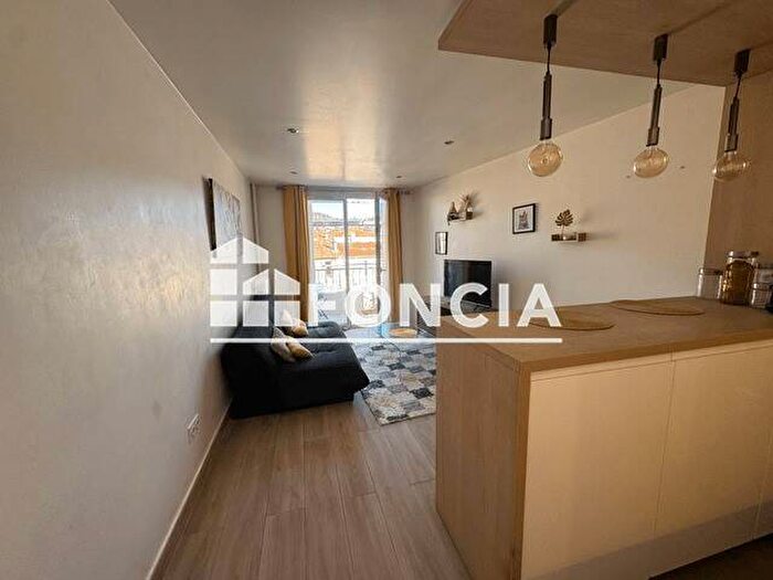 Appartement à louer - République, Cannes - 1 pièce