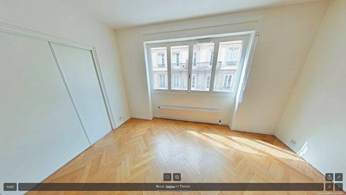 Appartement à louer - Ainay, Lyon ème arrondissement - 5 pièces - 3 chambres