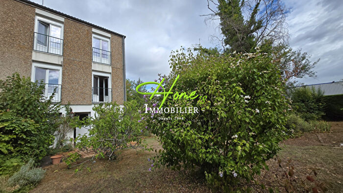Maison 5 pièces à Saint-Germain-du-Puy, à vendre