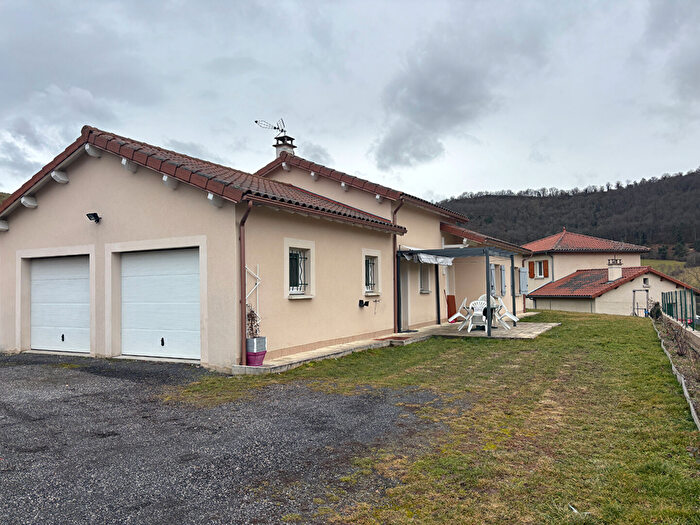Maison à louer - Saint-Germain-Laprade - 4 pièces - 3 chambres