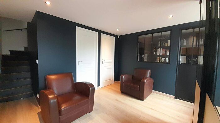 Tanville : Maison 10 pièces à louer