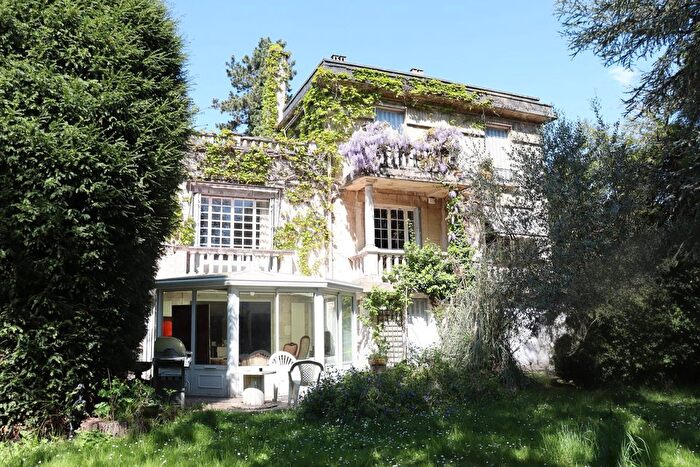 Maison 8 pièces à vendre à Louveciennes
