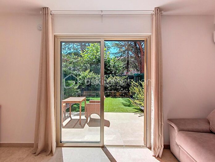 Appartement 1 pièce à vendre à Mougins, Centre-ville, Village, Tournamy, Le Val de Mougins