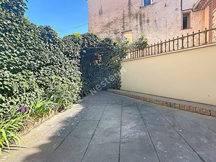 Maison à vendre - Sainte-Anastasie-sur-Issole - 6 pièces - 5 chambres