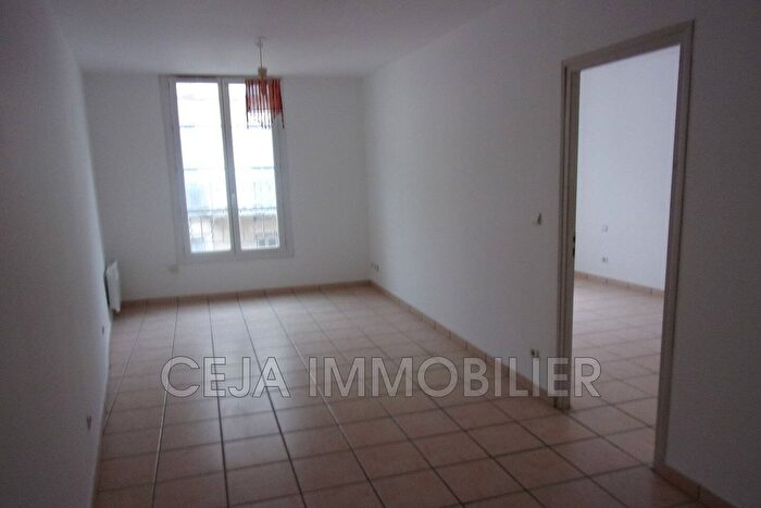 Appartement à louer - Centre Ancien, Draguignan - 2 pièces - 1 chambre