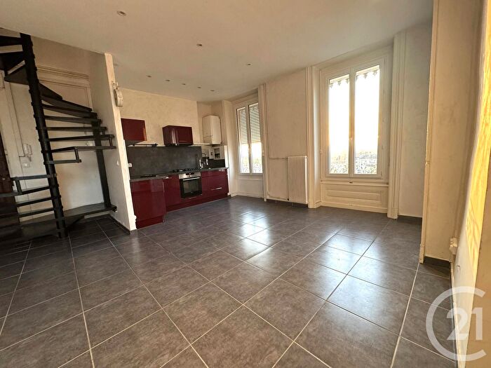 Appartement à louer - Saint-Fons, Centre-ville, Chassagnon - 3 pièces - 2 chambres