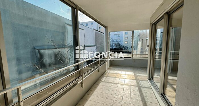 Appartement à vendre - Lyon e , Sans Souci, Dauphiné - 4 pièces - 2 chambres