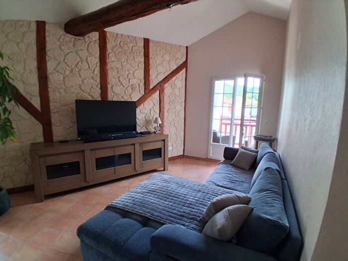Est, Hasparren : Appartement 4 pièces à louer