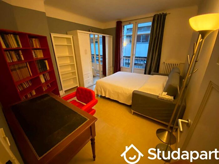 Appartement à louer - Gambetta, Paris ème arrondissement - 1 pièce - 1 chambre