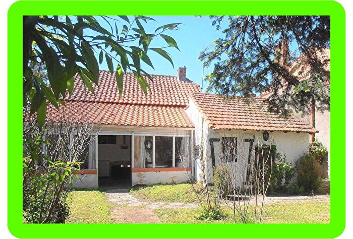 Maison à vendre - Saint-Hilaire-de-Chaléons - 5 pièces - 3 chambres