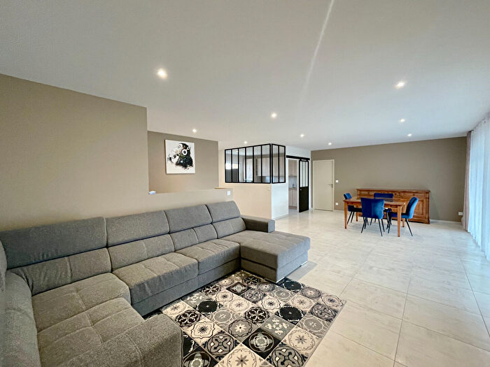 Maison à vendre - Port-des-Barques - 6 pièces - 4 chambres