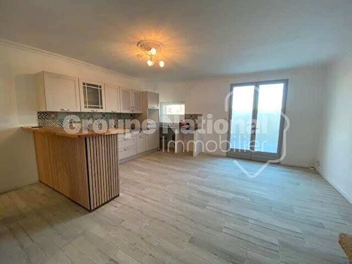 Appartement à louer - Le Village, Sarrians - 4 pièces - 3 chambres