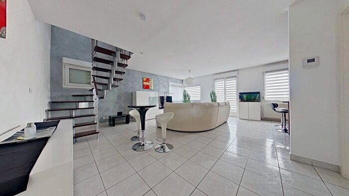 Appartement à vendre - Terville - 4 pièces - 2 chambres