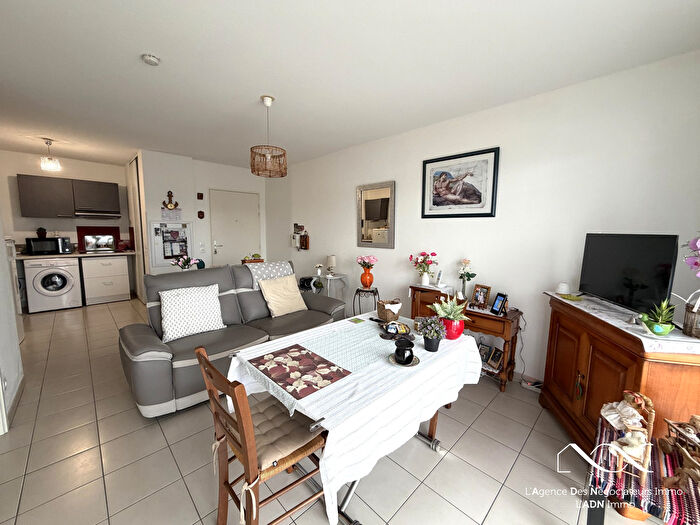 Appartement à vendre - Fleury-les-Aubrais - 2 pièces - 1 chambre
