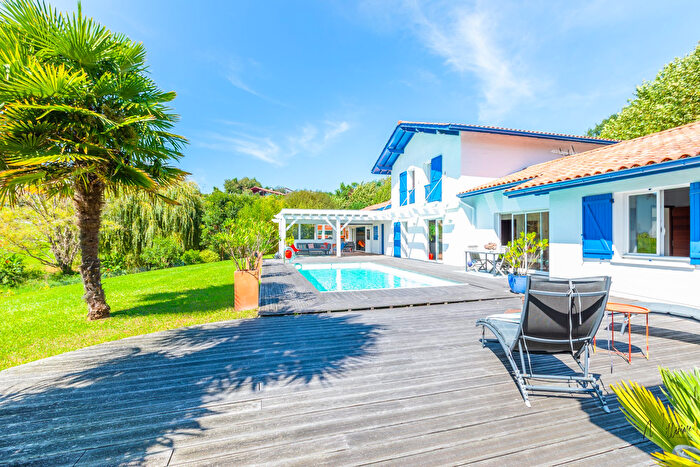 Maison à vendre - Bidart - 9 pièces - 6 chambres